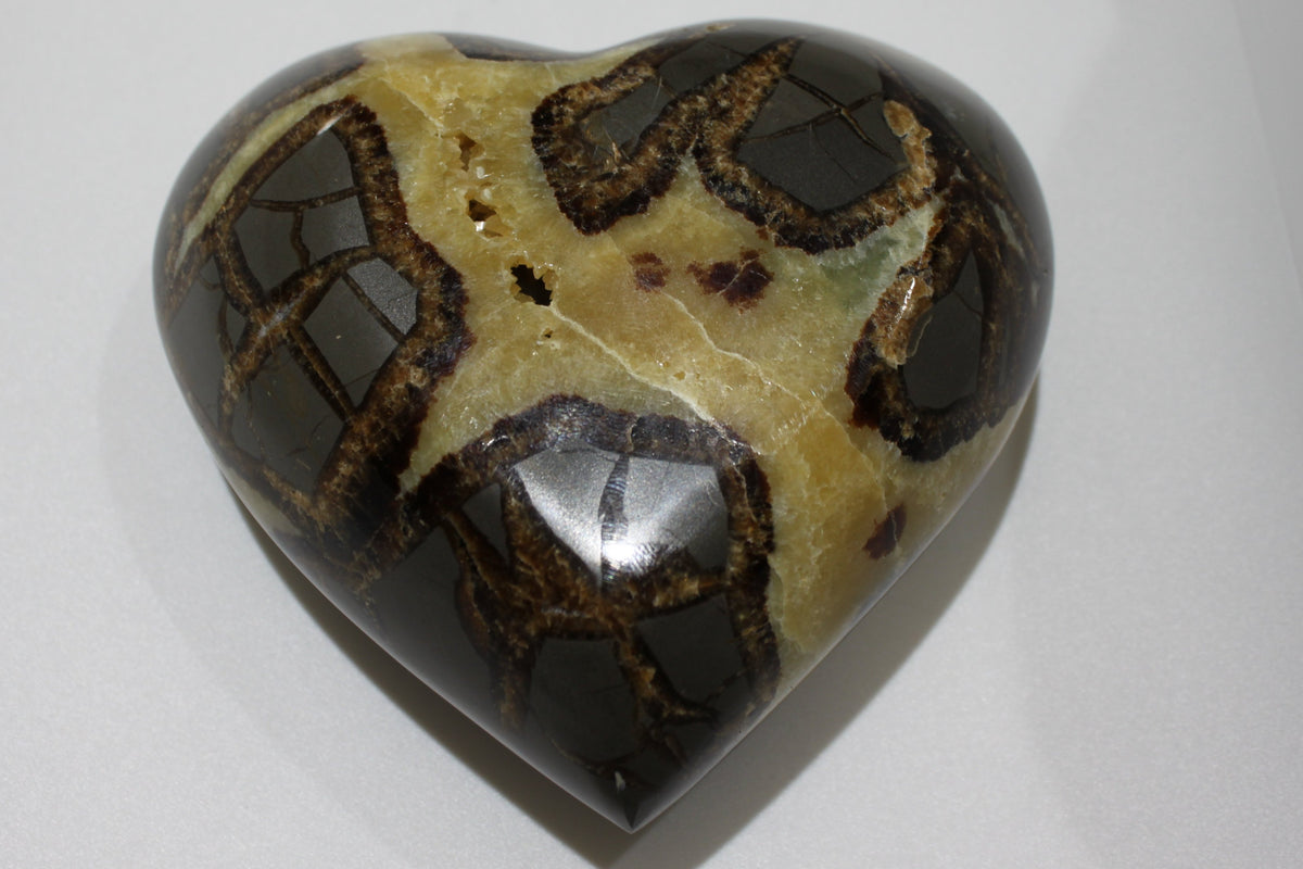 Septarian Nodule Heart – Mineralsnmore.com
